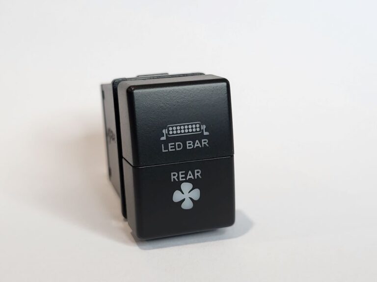 Dual Switches Suitable for 2nd Gen MU-X - Trac Electronics